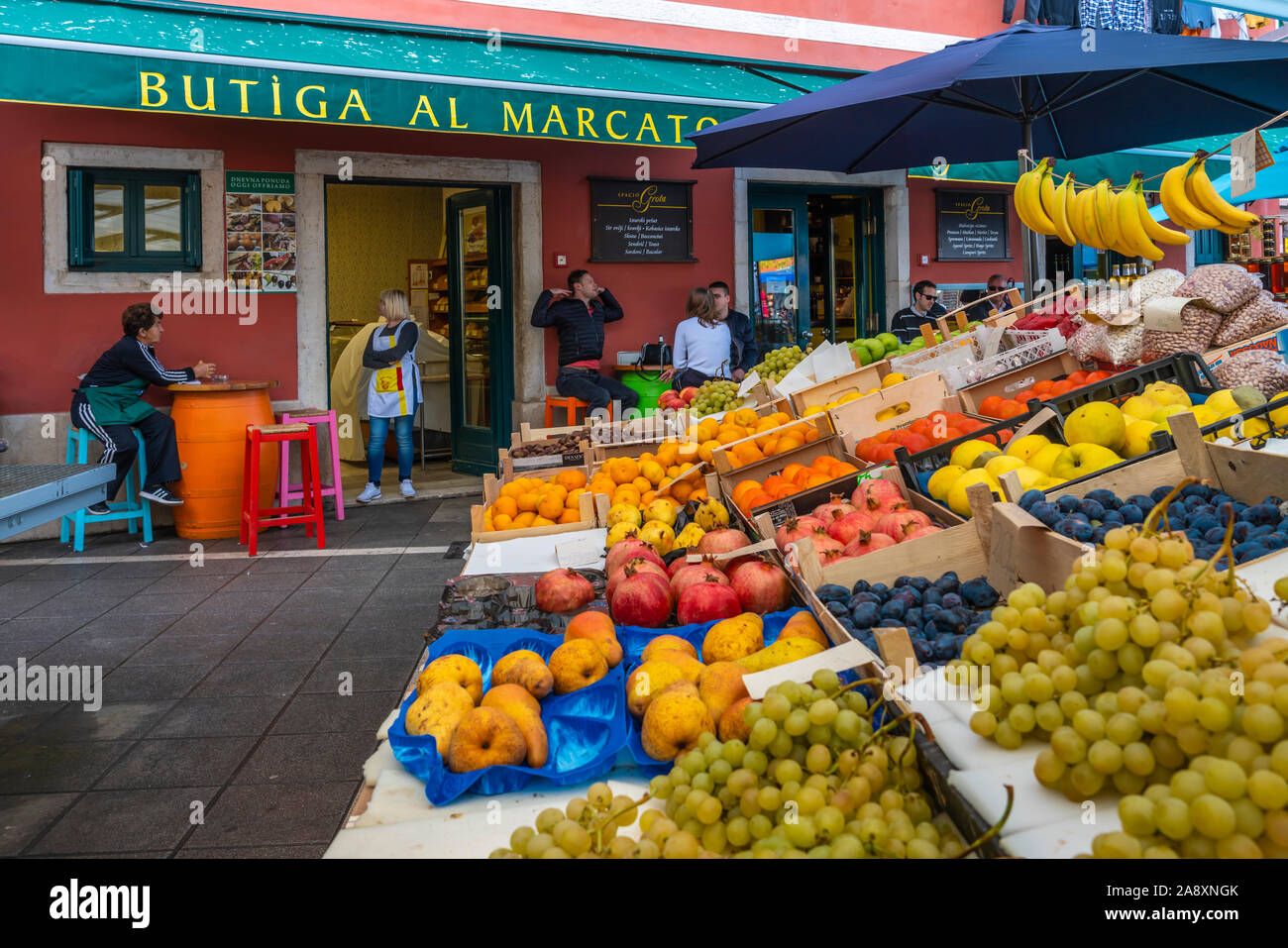 An outdoor street market at Rovinj, Croatia, Istria Stock Photo - Alamy
