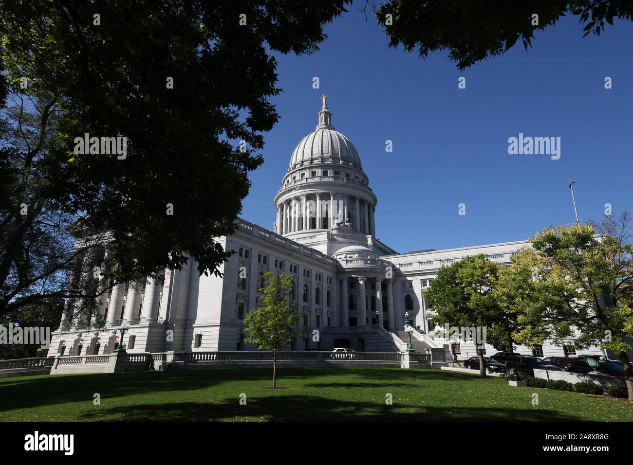 Goverment buildings in wisconsin hi-res stock photography and images ...