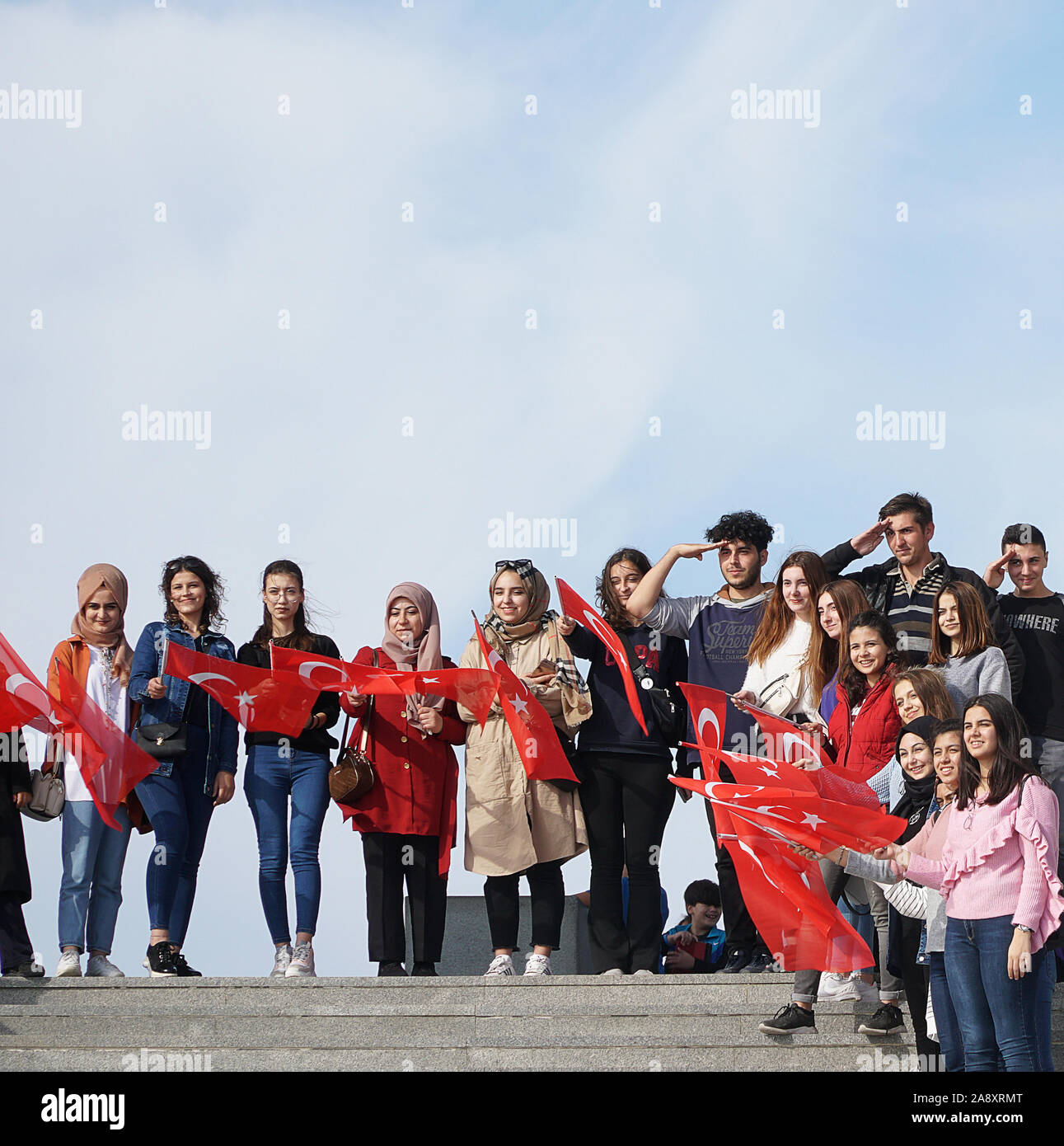 Soldier salute hi-res stock photography and images - Alamy