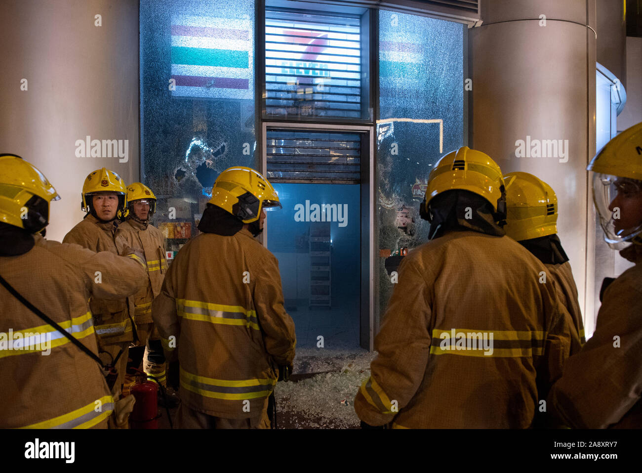 Firefighters images hi-res stock photography and images - Alamy