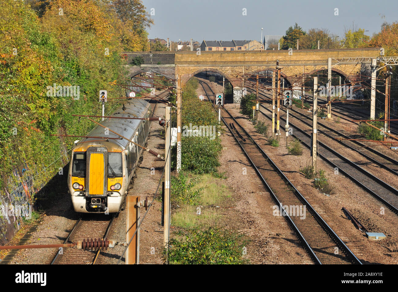 Class 387 EMU on northbound local line from Finsbury Park, London ...
