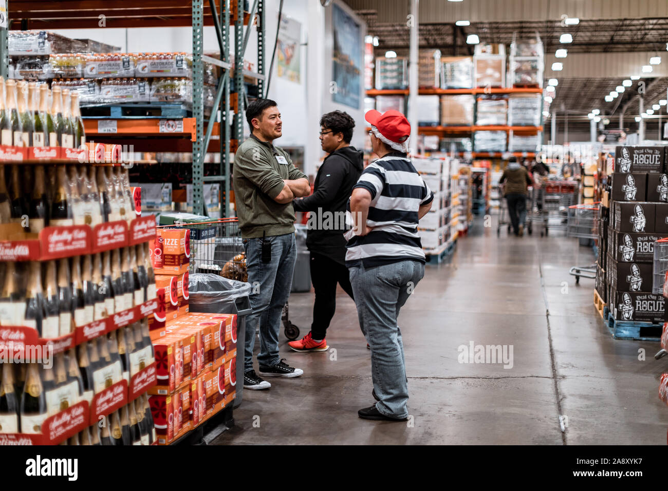 Costco Interior High Resolution Stock Photography and Images - Alamy