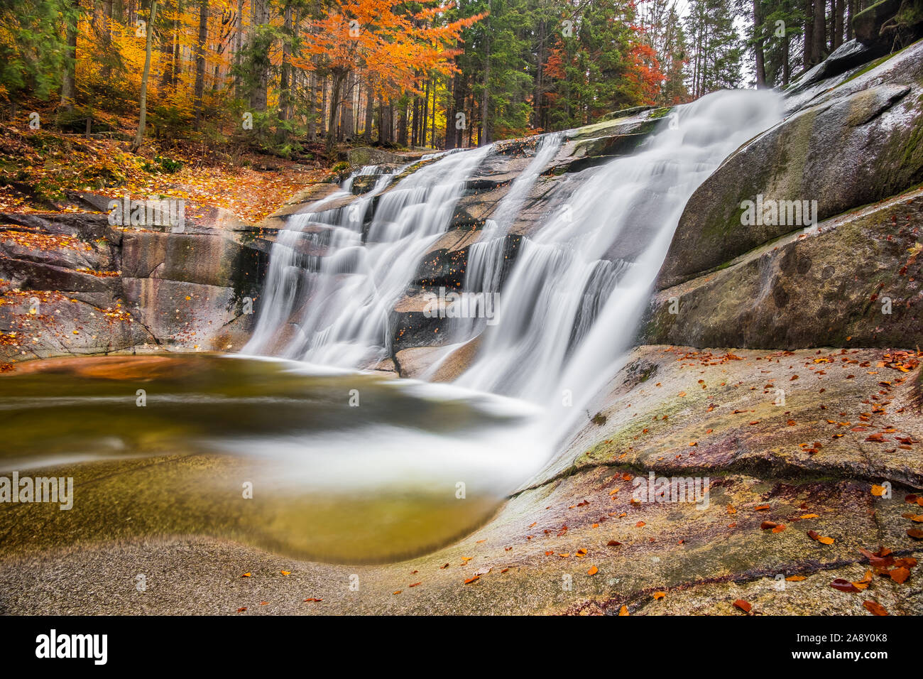 Wodospady gory hi-res stock photography and images - Alamy