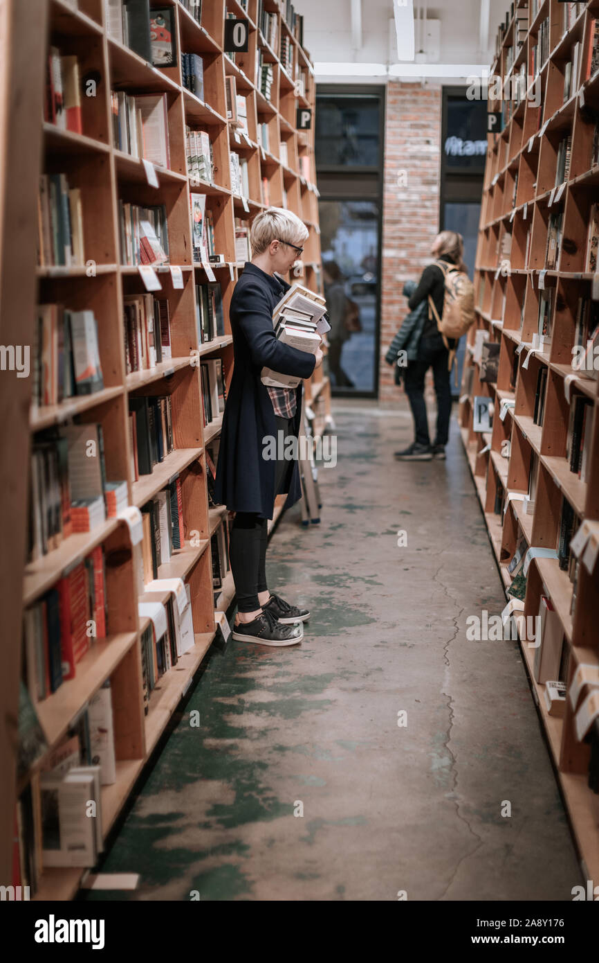 Powells books hi-res stock photography and images - Alamy