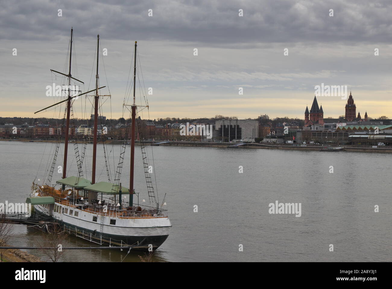 State capital mainz hi-res stock photography and images - Alamy