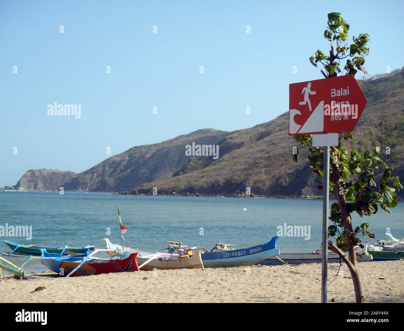 Tsunami warning sign zone indonesia hi-res stock photography and images ...