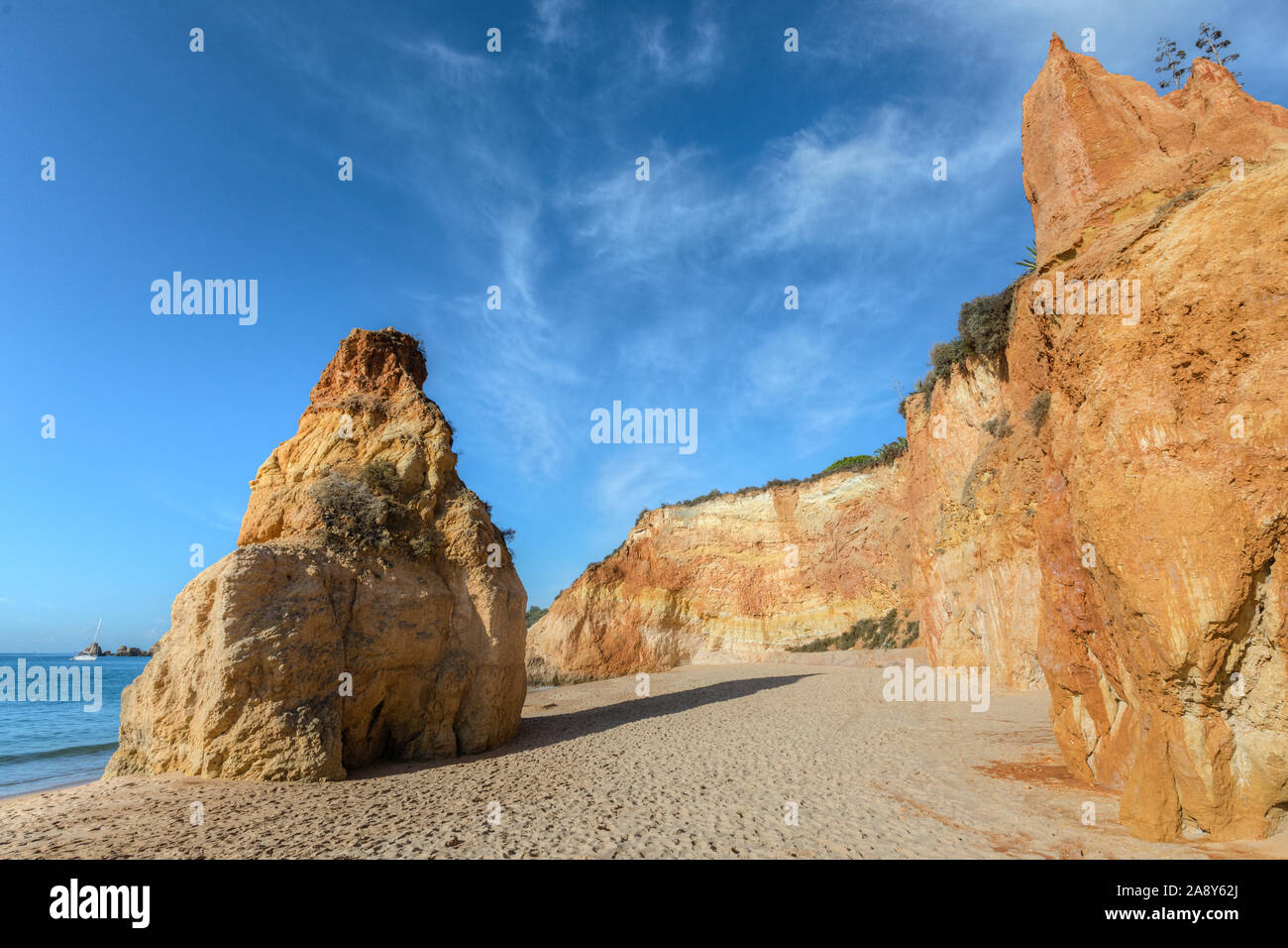 Algarve portugal portimao hi-res stock photography and images - Alamy