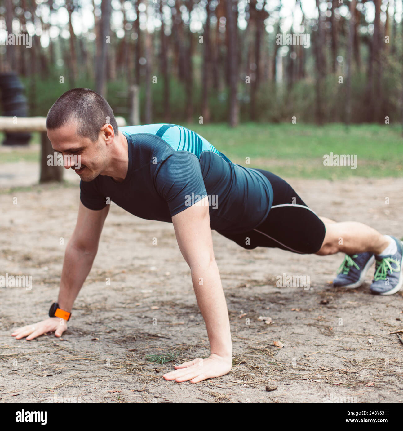 Young man training push ups hi-res stock photography and images - Alamy