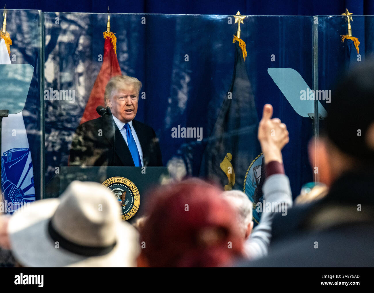 President donald trump looks hi-res stock photography and images - Alamy
