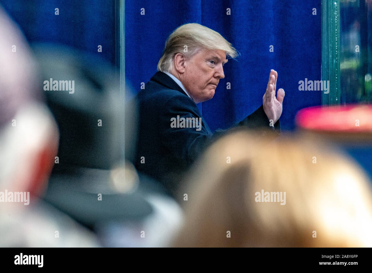 Bullet proof glass hi-res stock photography and images - Alamy