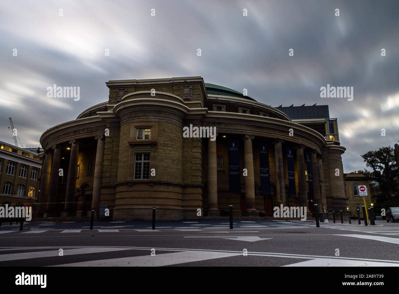 University circle historic building hi-res stock photography and images ...
