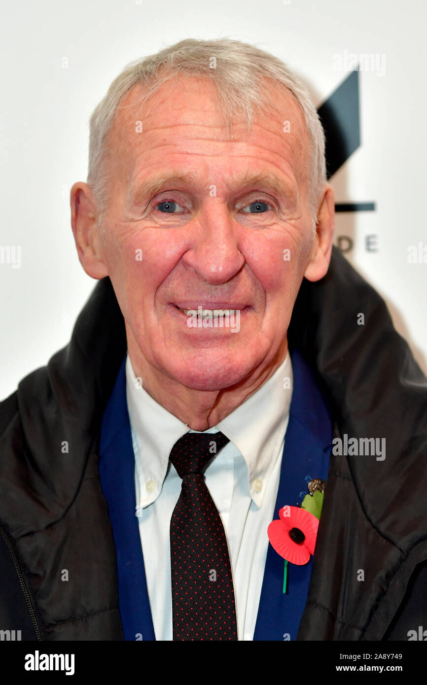 Former manchester united player paddy crerand hi-res stock photography ...