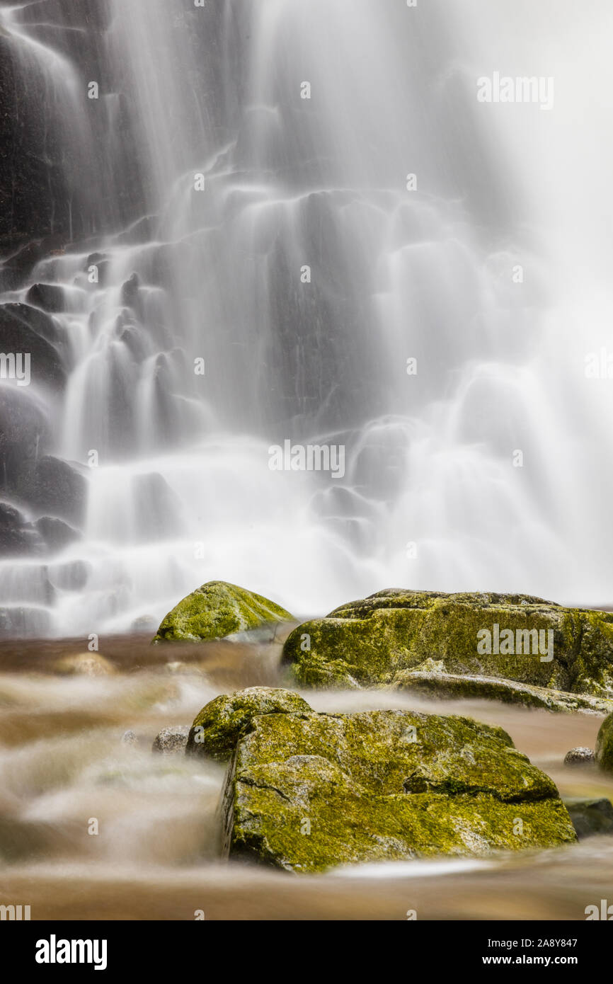 Closeup cascade hi-res stock photography and images - Alamy