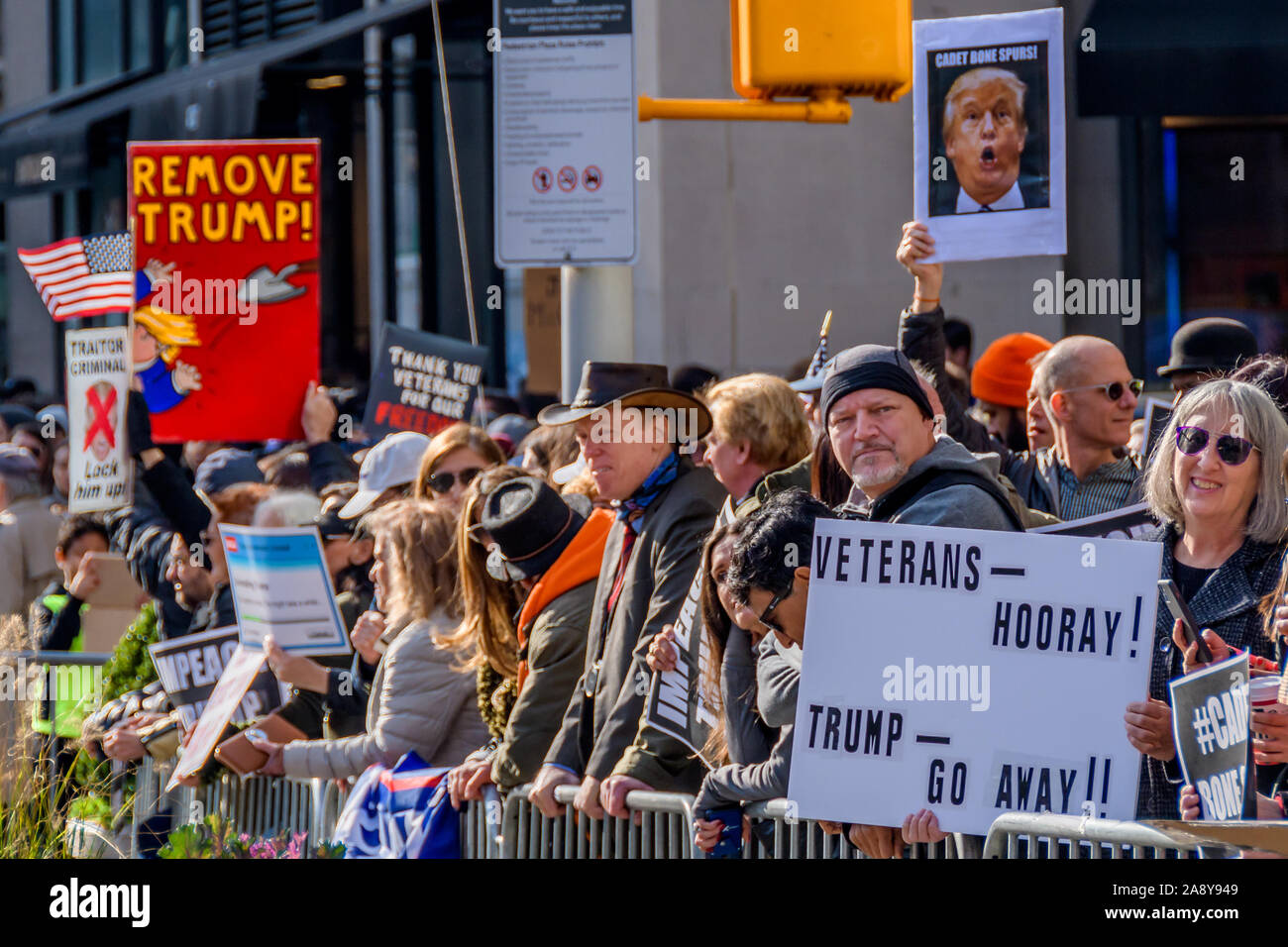 Bone spurs hi-res stock photography and images - Alamy