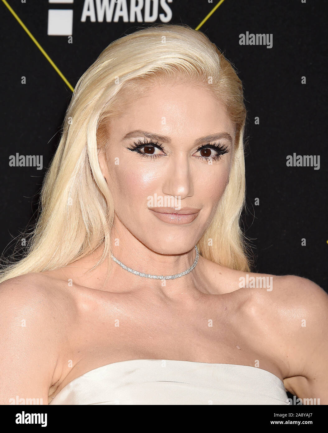 SANTA MONICA, CA - NOVEMBER 10: Gwen Stefani attends the 2019 E! People ...
