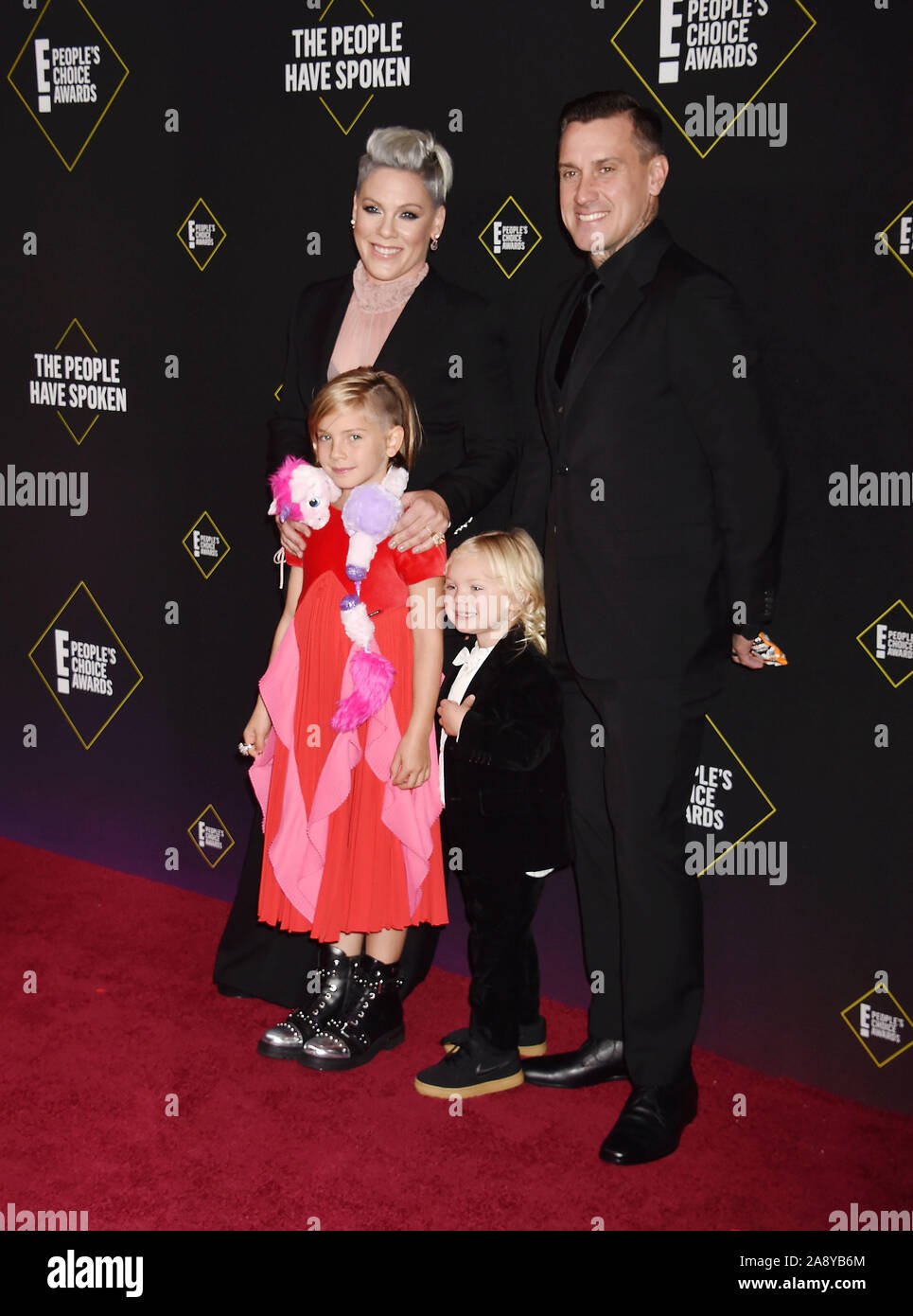 SANTA MONICA, CA - NOVEMBER 10: P!nk, Carey Hart, Jameson Moon Hart and ...