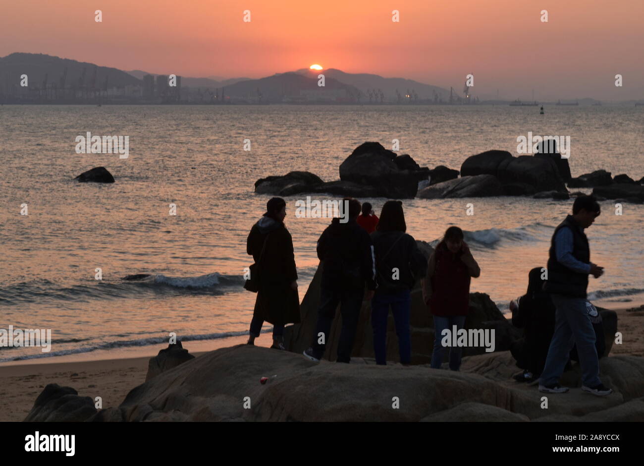 Beautiful seaside setting hi-res stock photography and images - Alamy