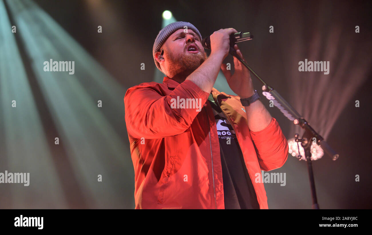 Tom walker singer 2019 hi-res stock photography and images - Alamy