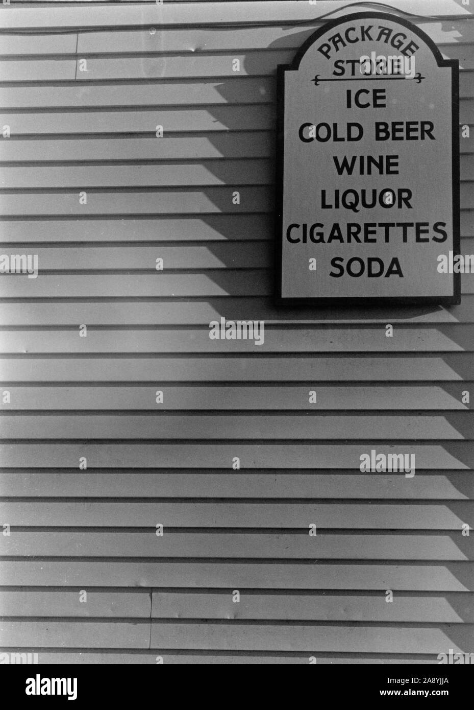 Ice cold beer sign hi-res stock photography and images - Alamy