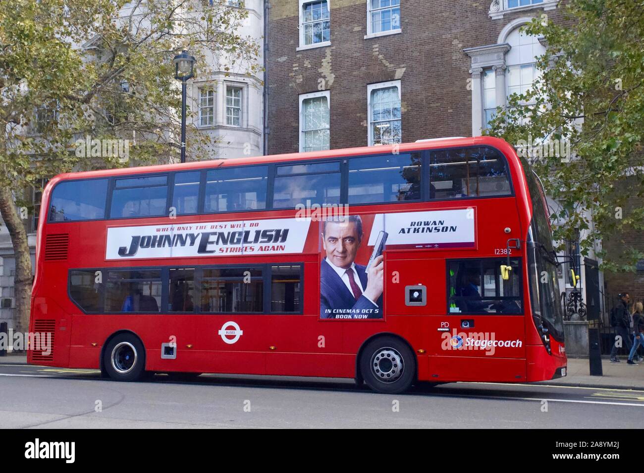 English red bus hi-res stock photography and images - Alamy
