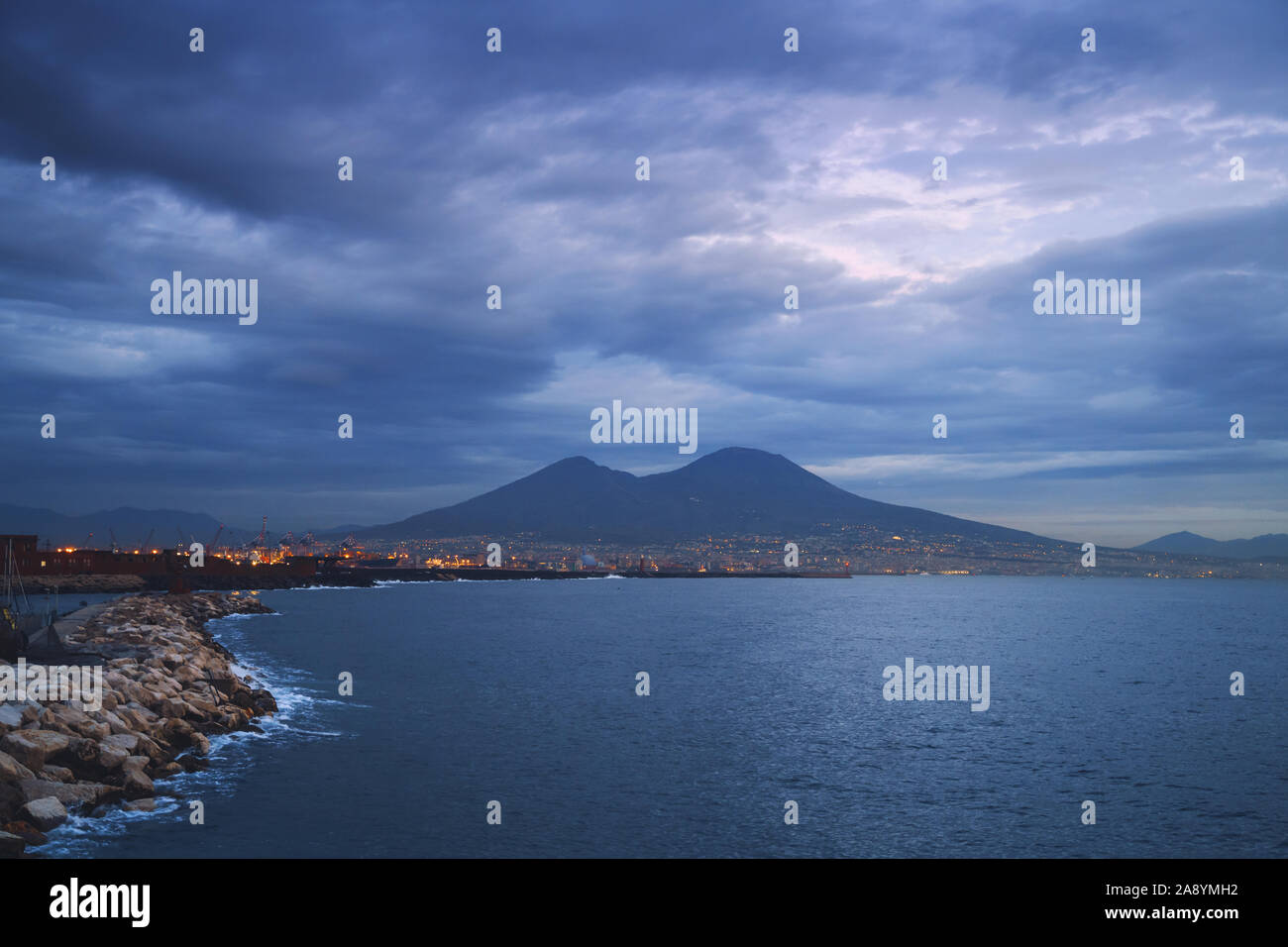 Mount vesuvio hi-res stock photography and images - Alamy
