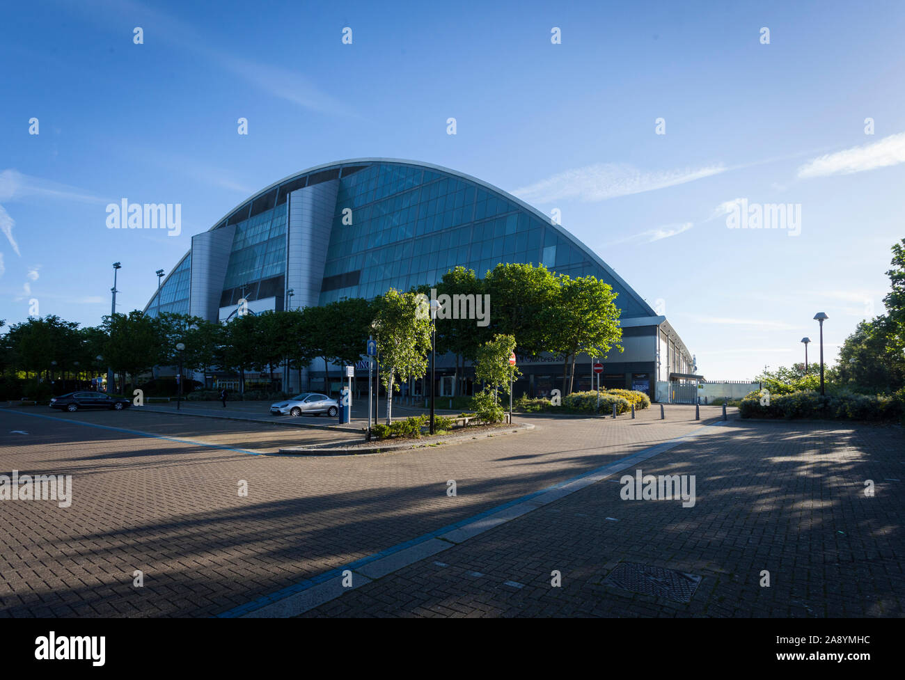 Milton keynes snow centre hi-res stock photography and images - Alamy