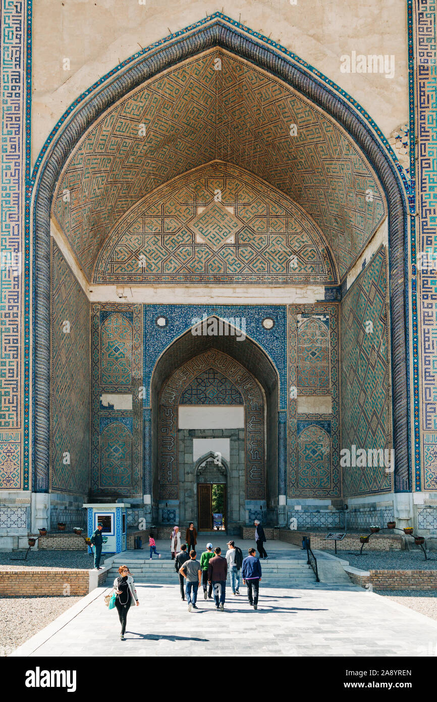 Samarkand uzbekistan people hi-res stock photography and images - Alamy