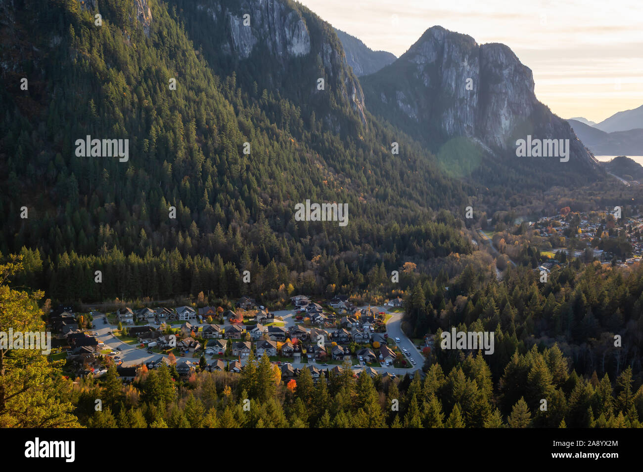 The squamish and chief viewpoint hi-res stock photography and images ...