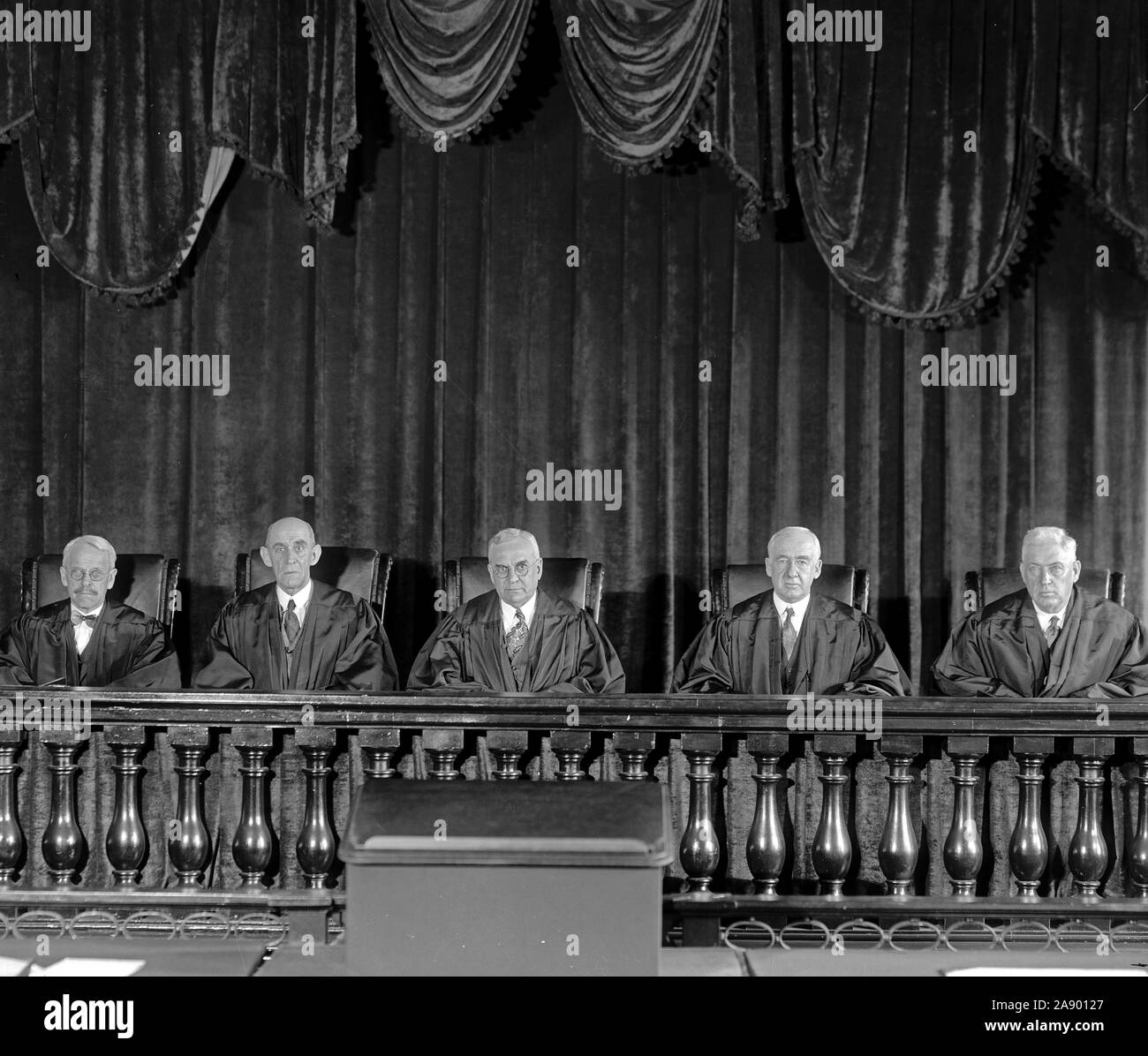 Early 1900s judicial group photo hi-res stock photography and images ...