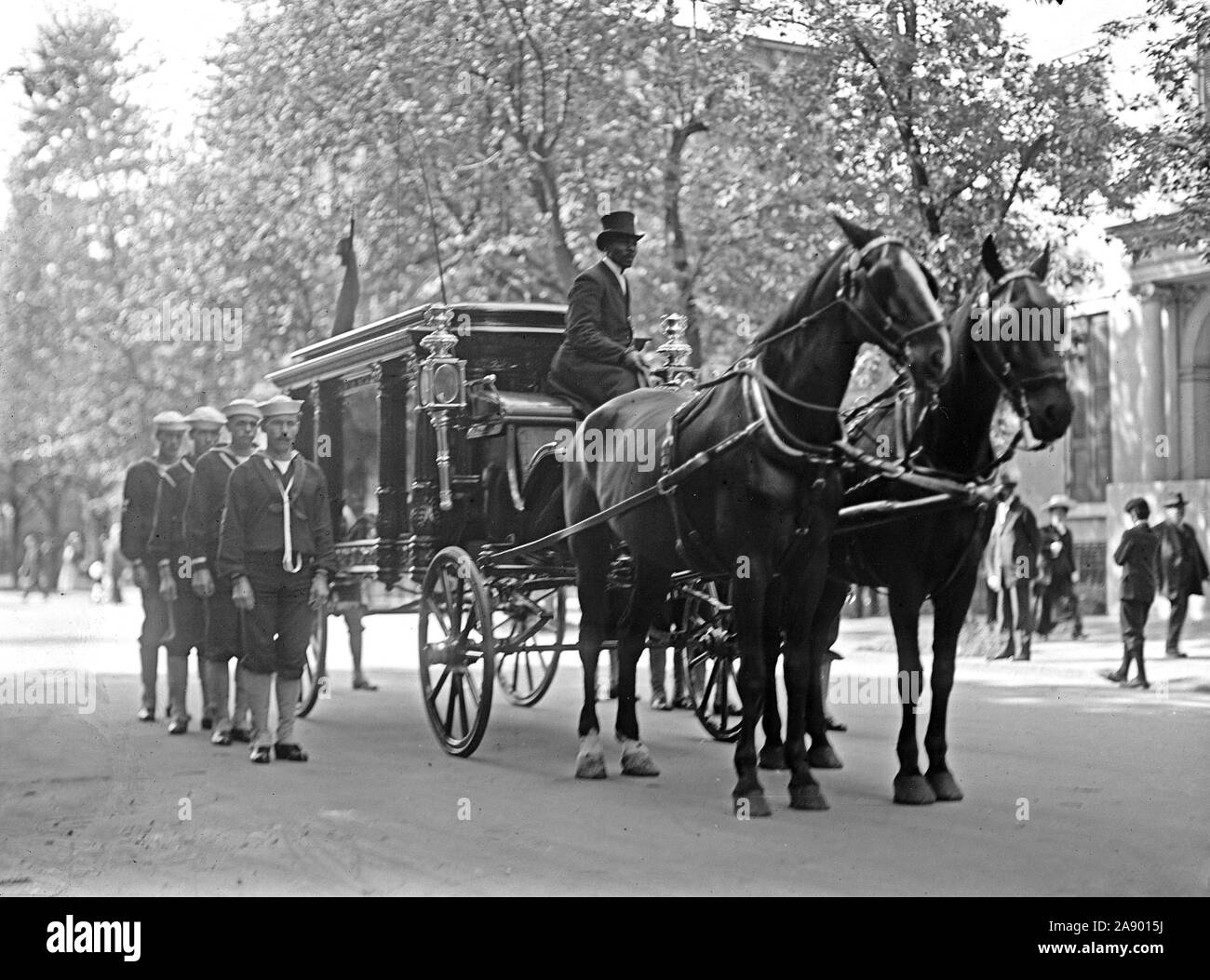 Early 1900s funeral hi-res stock photography and images - Alamy
