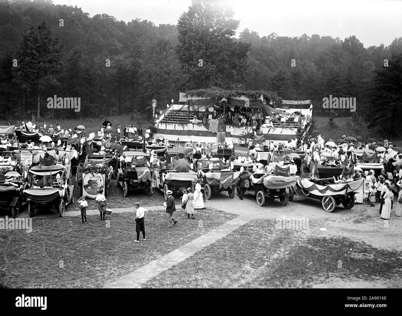 1913 women's suffrage march hi-res stock photography and images - Alamy