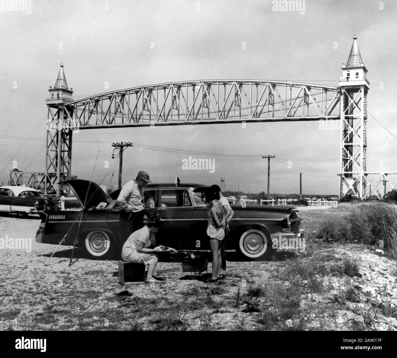 1960s railroad bridge Black and White Stock Photos & Images - Alamy