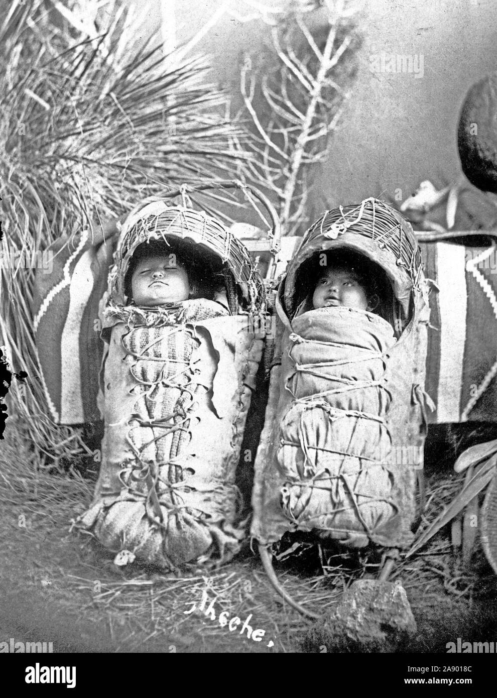 Native american babies 1910s hi-res stock photography and images - Alamy