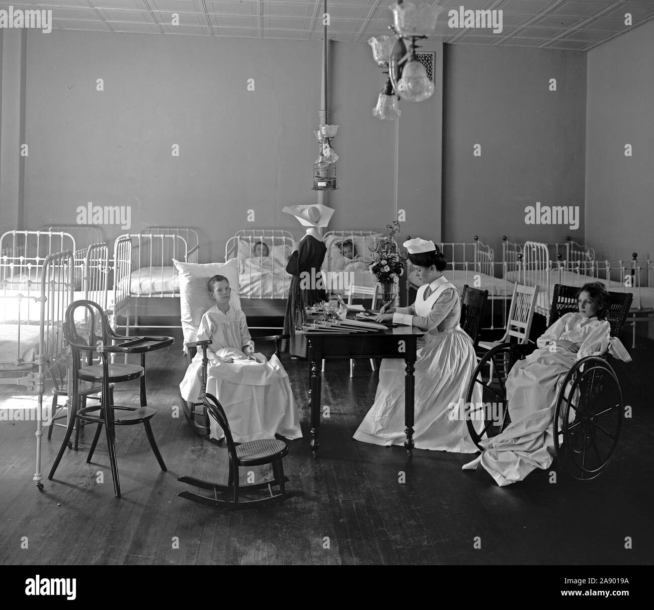 Early 20th century hospital hi-res stock photography and images - Alamy