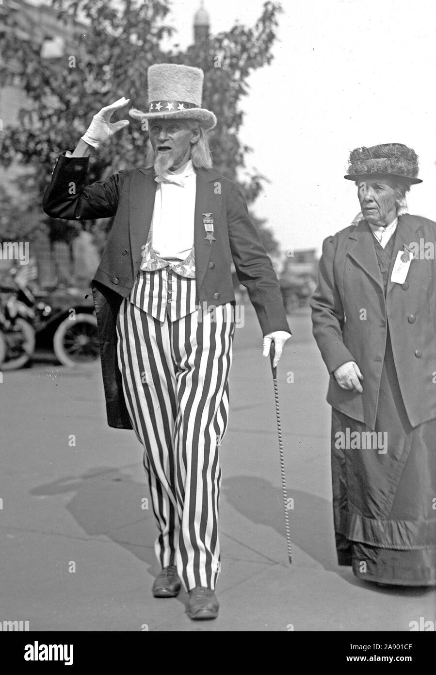 Vintage uncle sam parade parade hi-res stock photography and images - Alamy