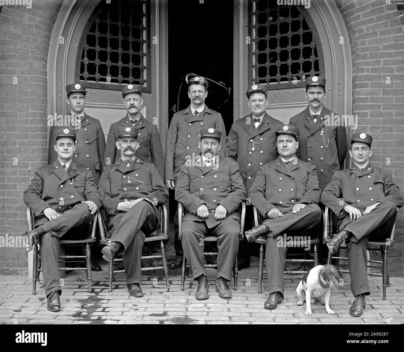 Early 1900s fire engine hi-res stock photography and images - Alamy