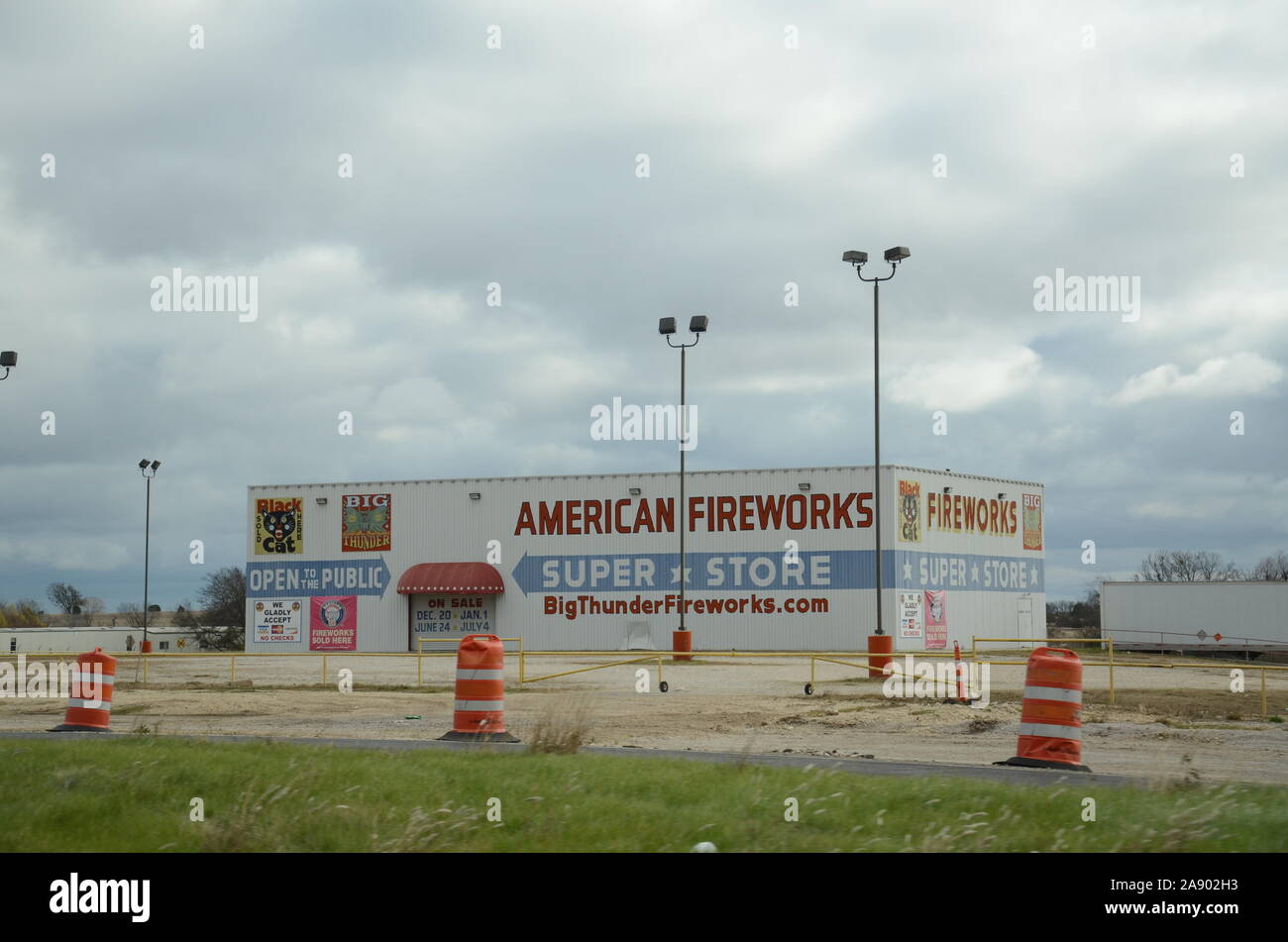 Large fireworks store hi-res stock photography and images - Alamy