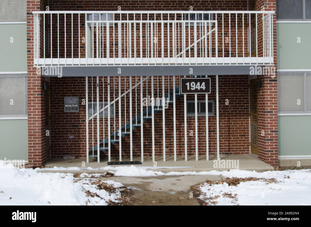 Snowy stairs hi-res stock photography and images - Alamy