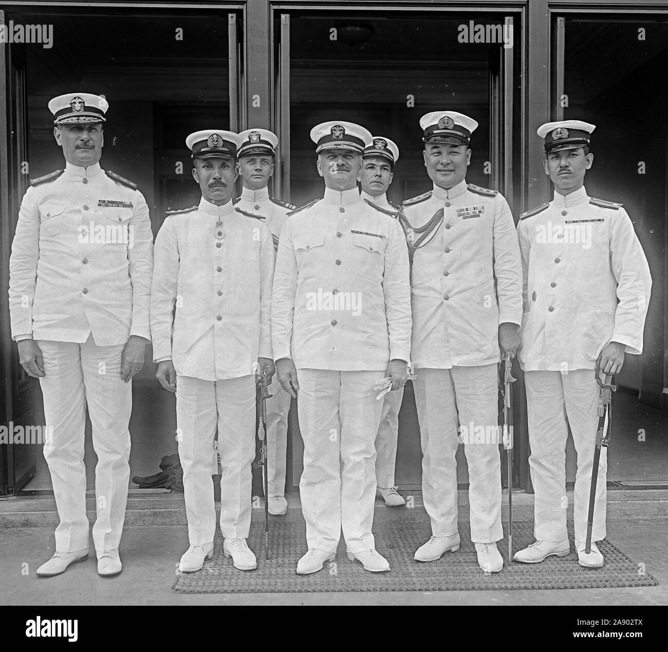 Early 1900s japanese naval officers hi-res stock photography and images ...