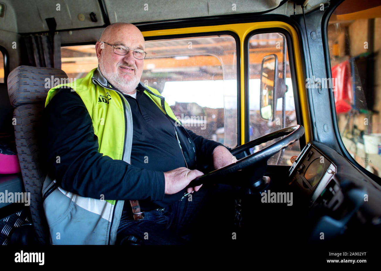 Mariental, Germany. 22nd Oct, 2019. Manfred Klein, former owner of a ...