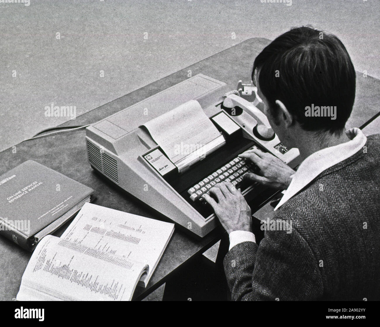 Portable telephone 1970s hi-res stock photography and images - Alamy