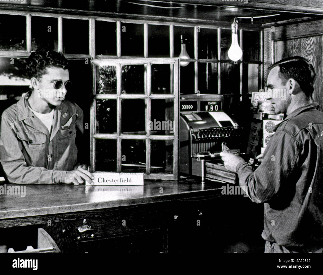 Blind man at store counter hi-res stock photography and images - Alamy
