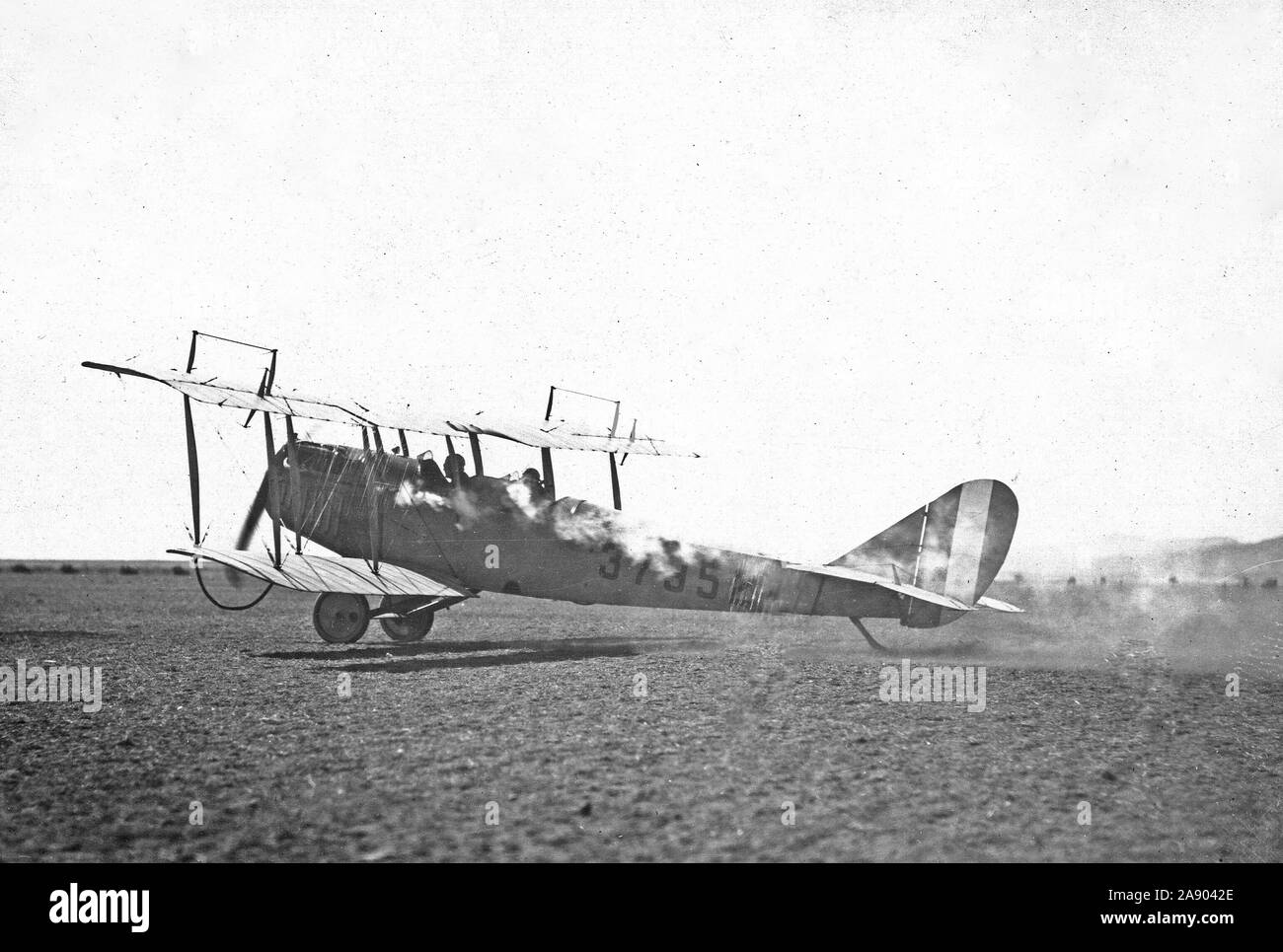 Starting airplane Black and White Stock Photos & Images - Alamy