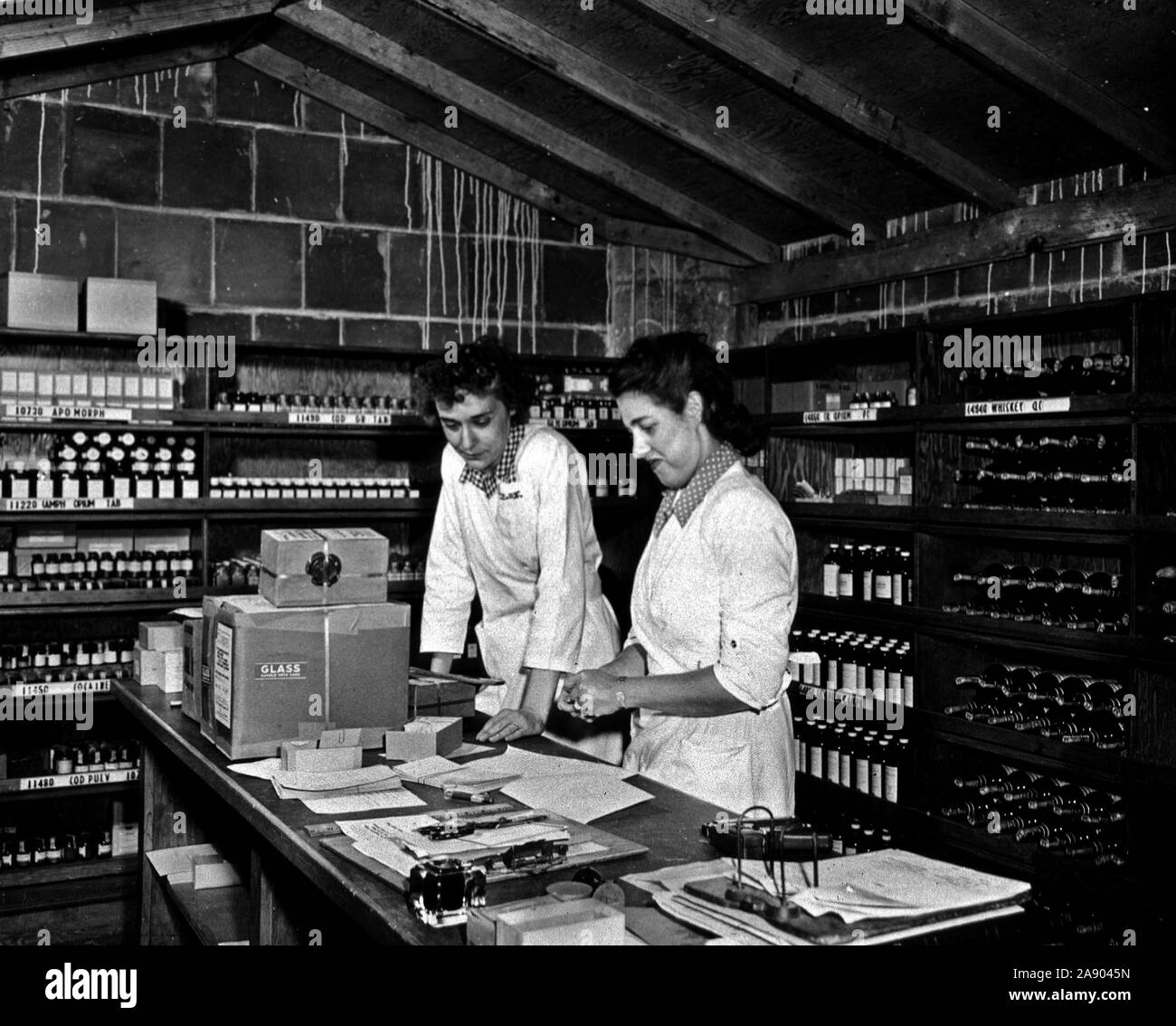 Smocks hi-res stock photography and images - Alamy