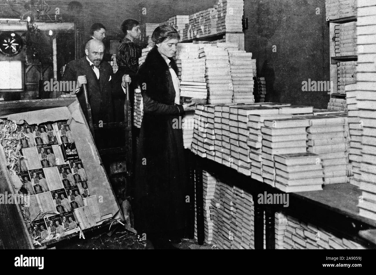 Book donatioins hi-res stock photography and images - Alamy