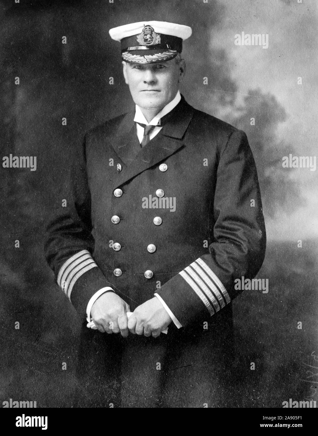 Ship captain early 1900s hi-res stock photography and images - Alamy