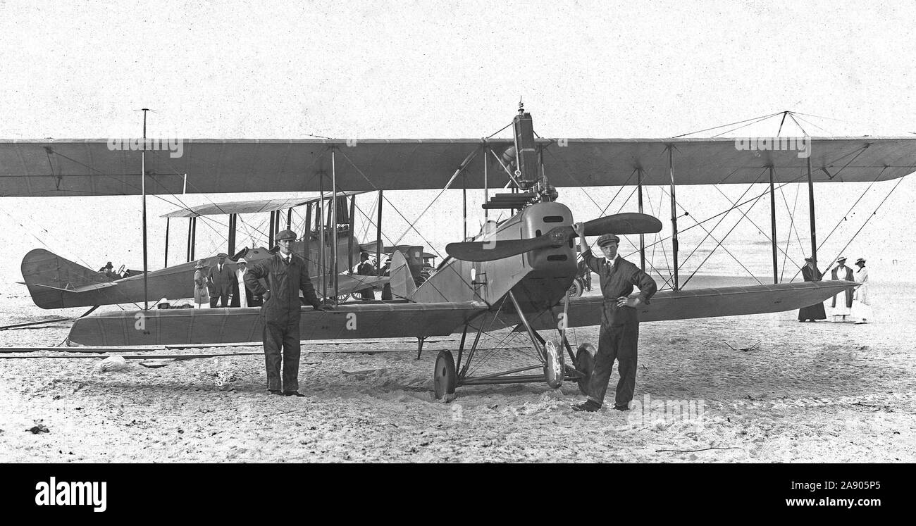 Standard model hi-res stock photography and images - Alamy