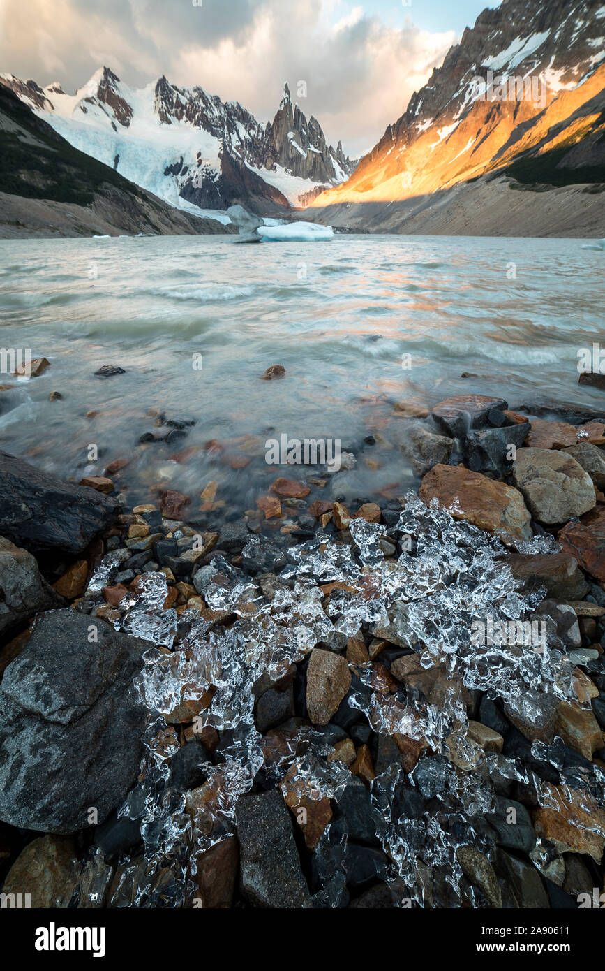 Ice cube mountain hi-res stock photography and images - Alamy