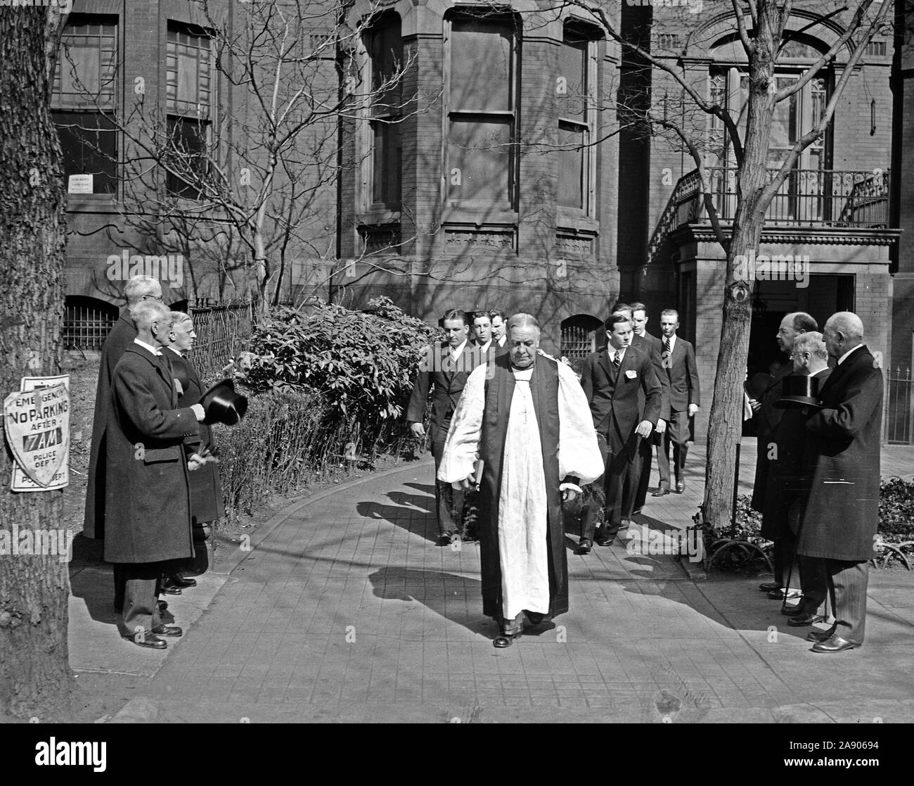 1930s funeral procession hi-res stock photography and images - Alamy
