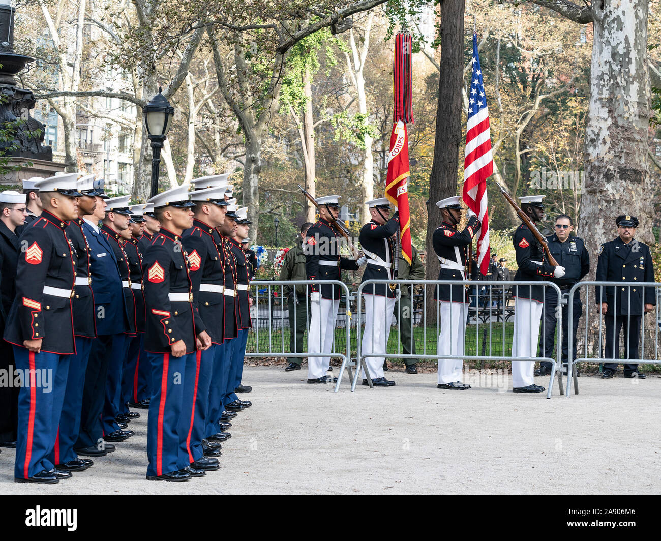 Us navy parade 2019 hi-res stock photography and images - Alamy